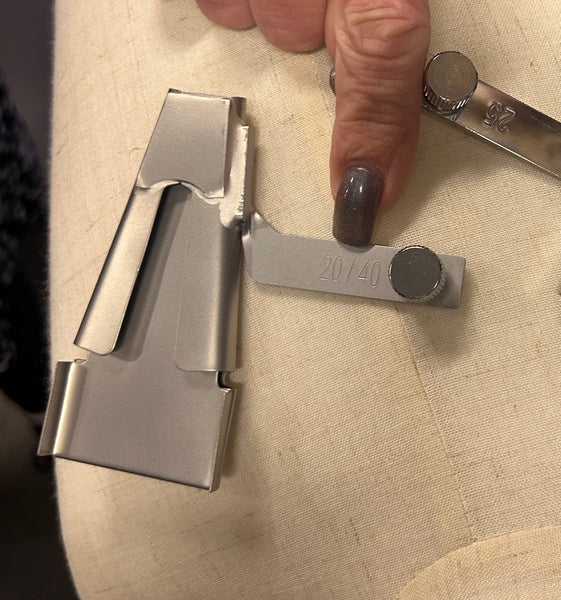 BERNINA Foot #C30 Belt Loop Folder (15mm/30mm or 0.6-in to 1.18-in ...