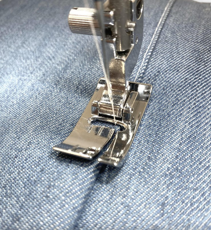 Janome Bi-Level Foot, 9mm - 202461005 – Aurora Sewing Center