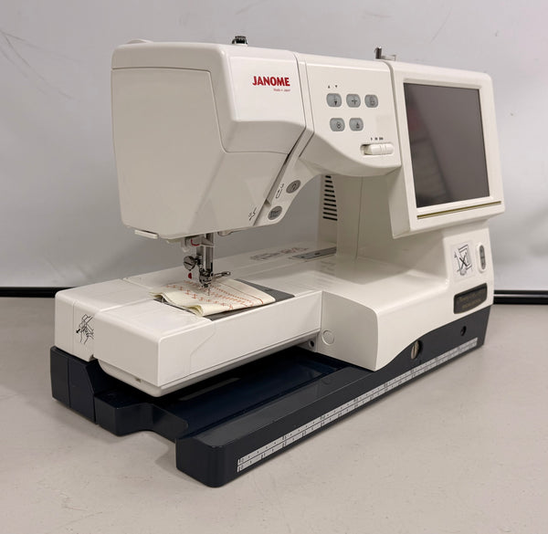 used Janome Horizon Memory Craft 11000 SE combo sewing and embroidery ...